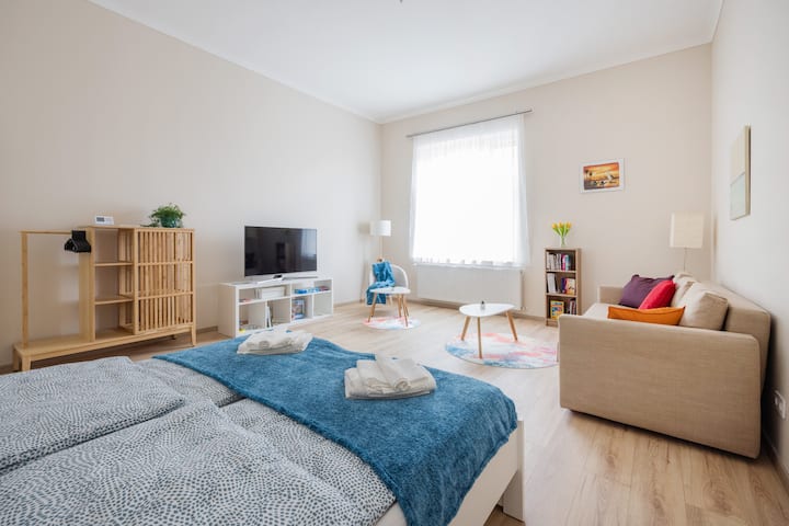 Stylish 2-bedroom Apartment In Buda's Vibrant Area - Sziget Festival