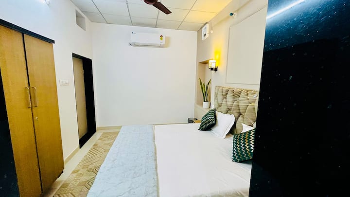Wayside 13 - Jaipur