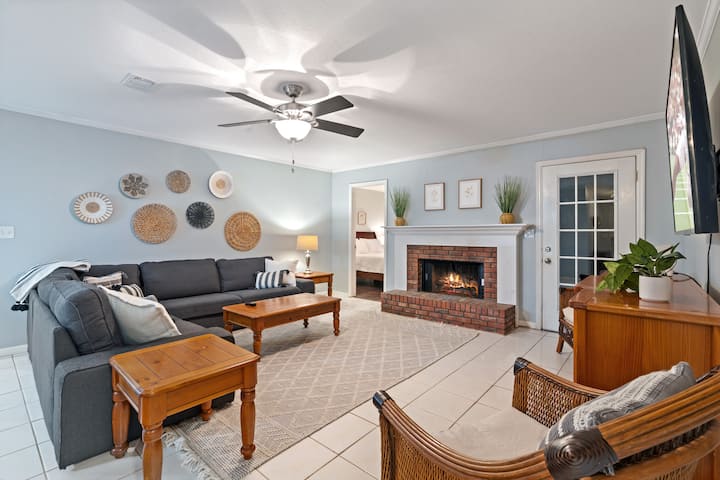 Available For Grad Weekend : Family Friendly In Ne - Tallahassee, FL