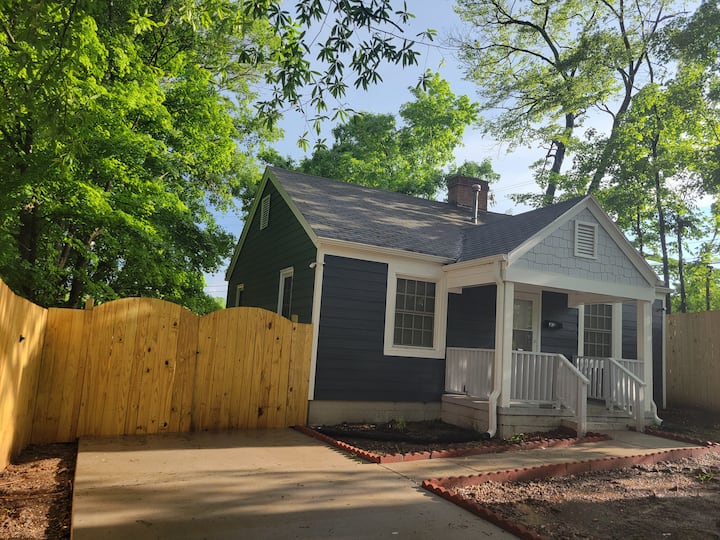 Cute Home: 1min Walk To Coliseum: Near Downtown - Greensboro, NC