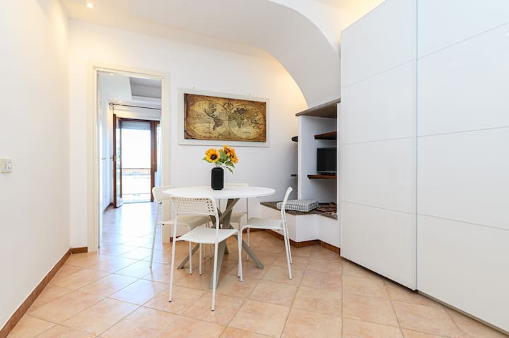 Sunflower Apartment With Garage - Roma, Italia