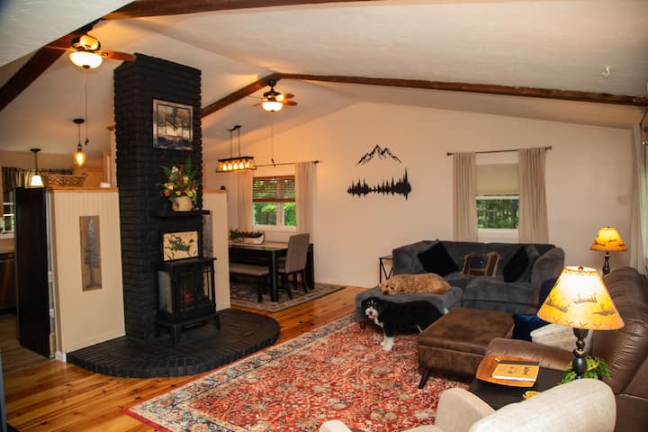 Family Lake Retreat~gamerm~fireplace~lakekanasatka - Moultonborough, NH
