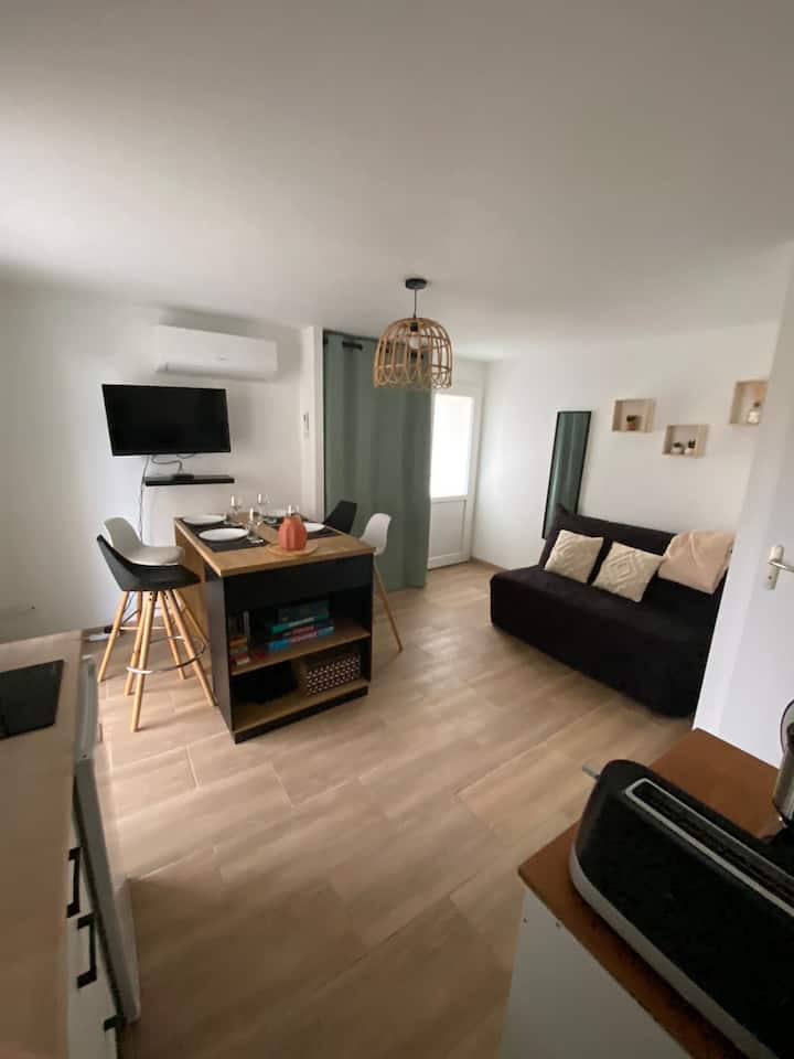 Le Happynous Cosy, Climatisé, Wifi, Parking Privé - Bren