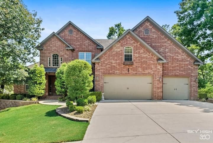 Convenient Location-scenic Private Area In Town - 羅傑斯