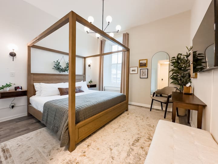 Hotel Lanesboro - Room 8 - Lanesboro, MN