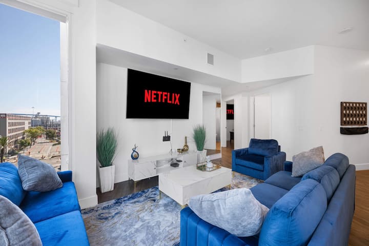 Luxury 3br Downtown Convention Center & Petco - San Diego, CA