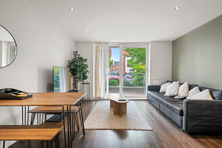 Serene Hideaway | Rg2 | Free Parking | Balcony - Reading