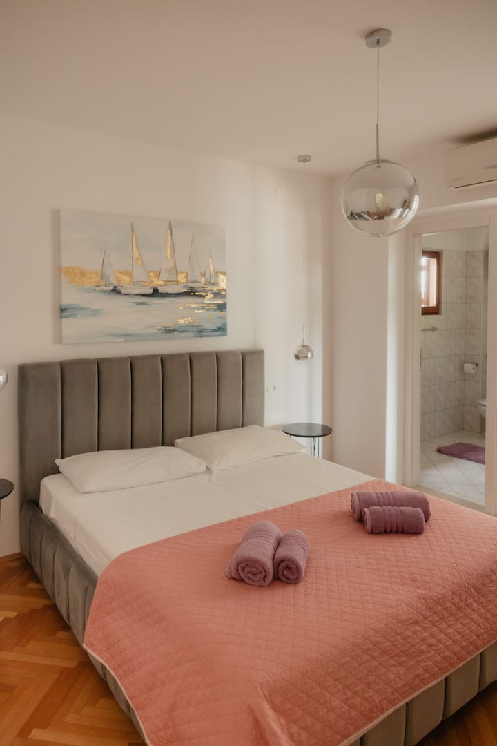 Makarska Studio W/ Free Parking + Kitchenette - Makarska