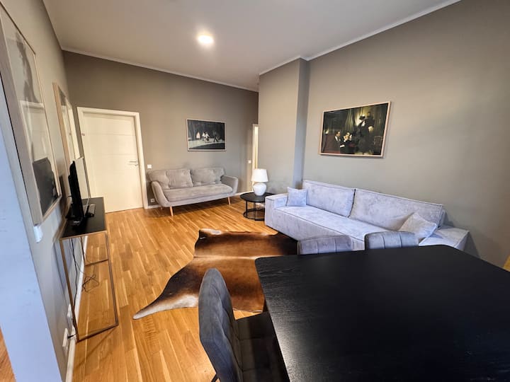 Living 3/4: 4- Zimmer Apartment Mit Küche - Leipzig