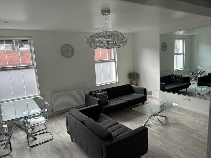 Entire 3 Bed Apartment, Surbiton, Greater London - 京斯敦