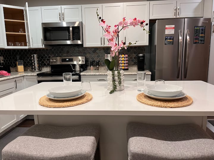 Healing Haven: King Bed_washer/dryer - Dallas, TX