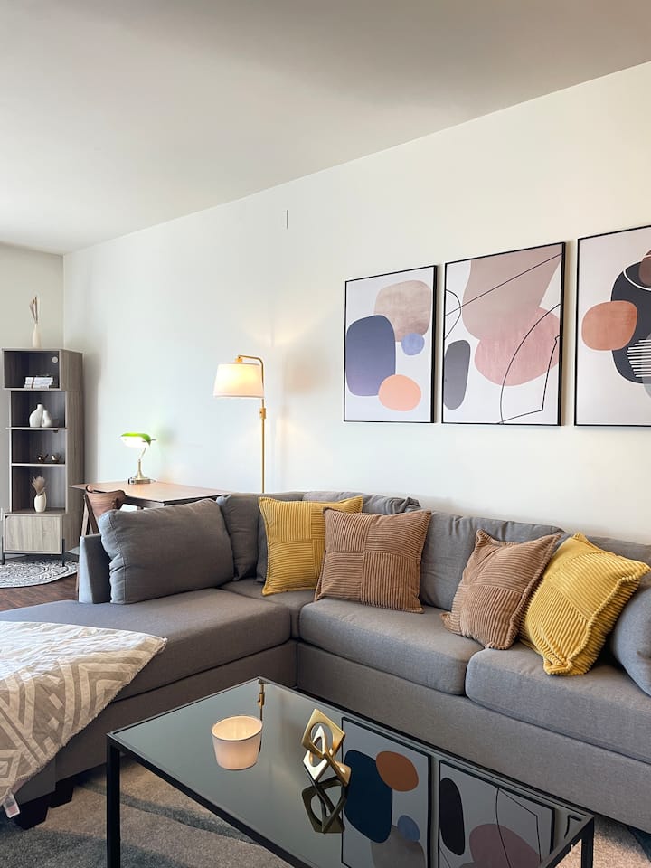 Comfy 2 Bed W/ Parking In Ktown - Culver City, CA