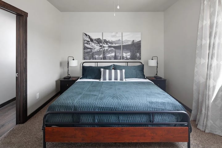 Modern Montana Getaway - All The Comforts Of Home! - Kalispell, MT