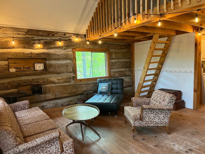 Piney Point Lakefront Cabin - Renfrew