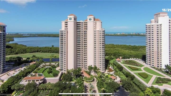 Gorgeous Bonita Bay Condo - Bonita Springs, FL