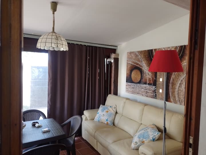 Ibischia Holiday Home, Seafront - Domus de Maria