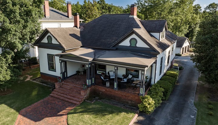 Luxe Historic | Private, Family-friendly Location - Newnan, GA