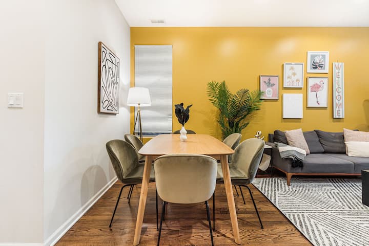 Vibrant 3br Flamingo Paradise | Heart Of Lakeview! - Chicago, IL