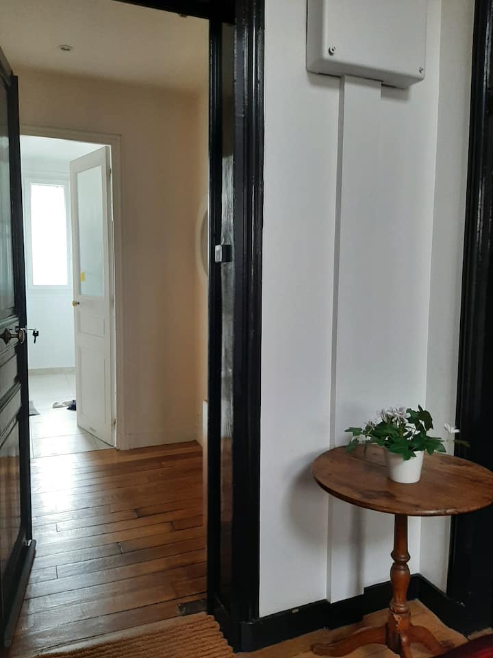 Grande Chambre Dans Le Quartier De Charonne - Paris