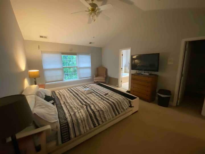 King Bed Priv Bath Metro Wi-fi - Reston, VA