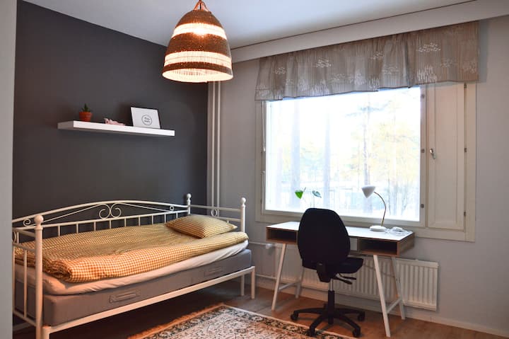 A Quiet Cosy Bedroom - Near Forests And Big Malls - Turku