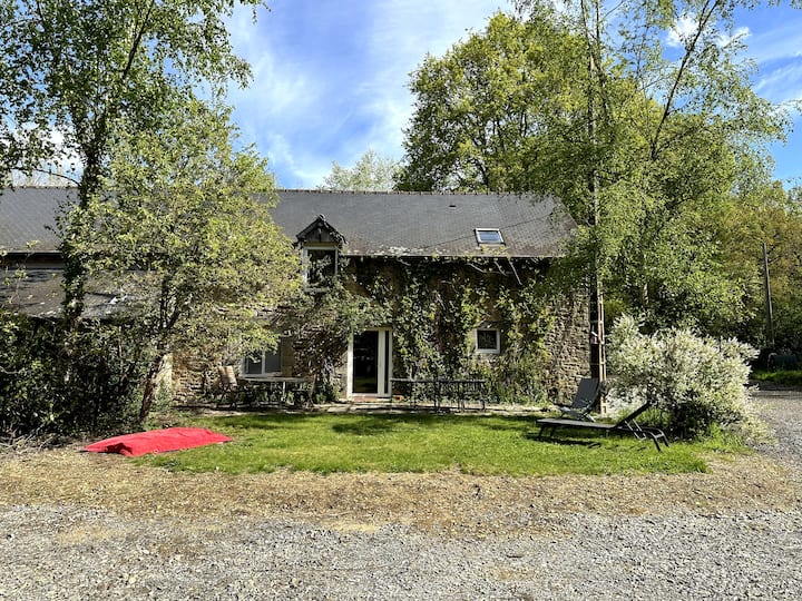 Maison Familiale à La Campagne, Avec Salle Privée - Bretaña