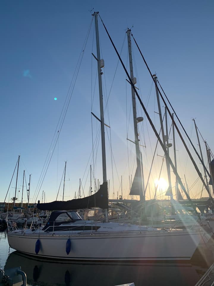 Stay On A Boat 5min Walk To The Beach - Portimão