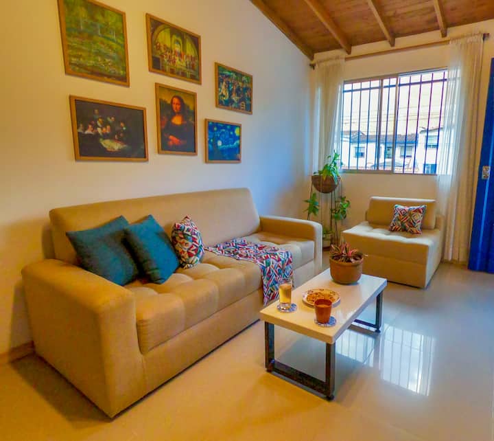 Blue Tanager - Guest House - Medellín, Colombia