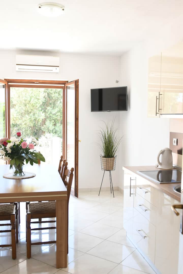 Apartmani Lalu 4 - Bol