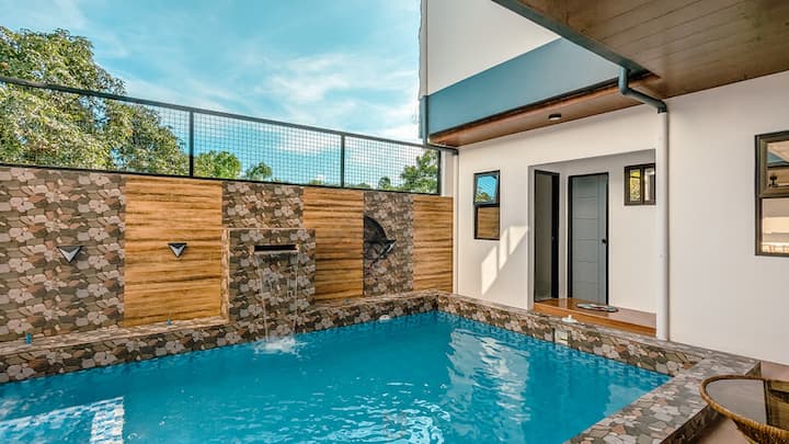 The Luxe Hideaway - Angeles