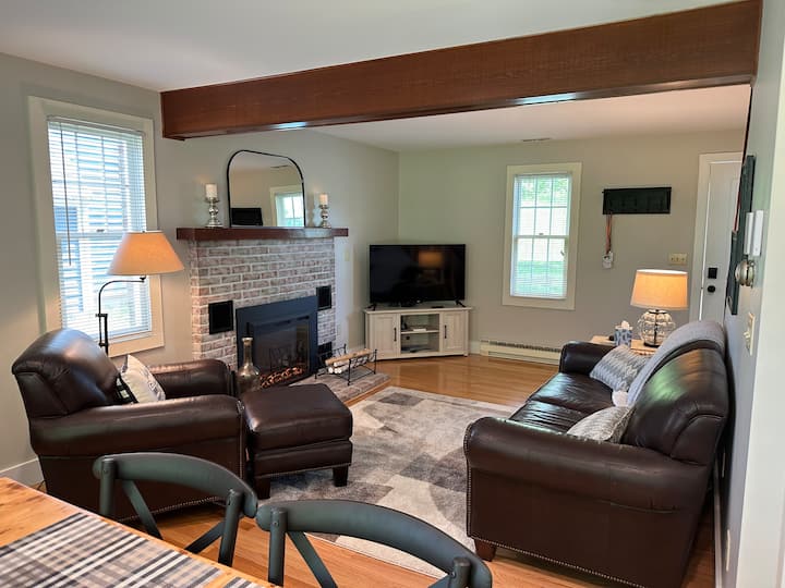 Welcome To Serenity Cottage! - Galena, IL