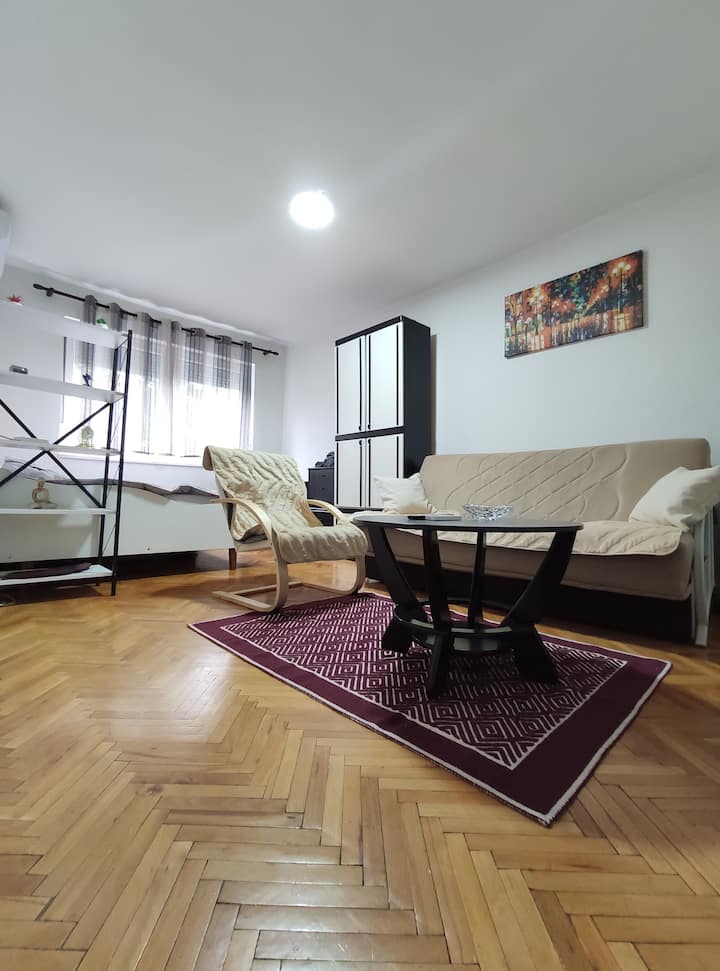 Iris Apartment - Modern & Cozy - Skopje