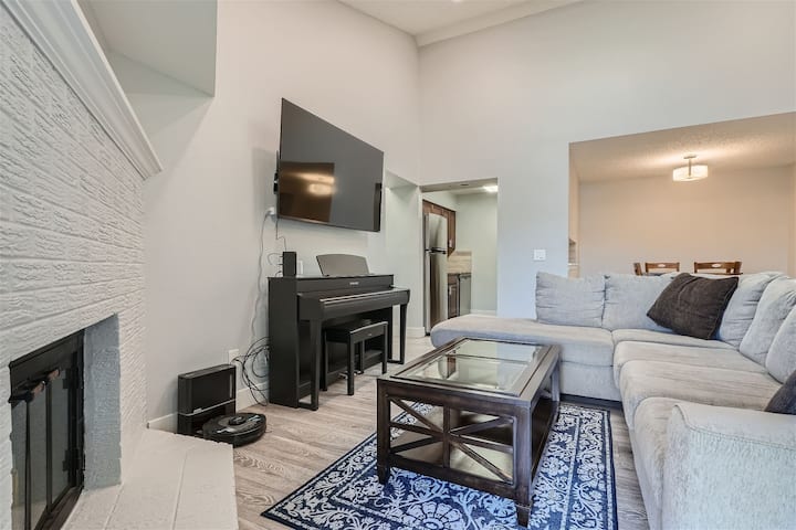 2 Bed/2 Bath Aurora Condo - 奧羅拉