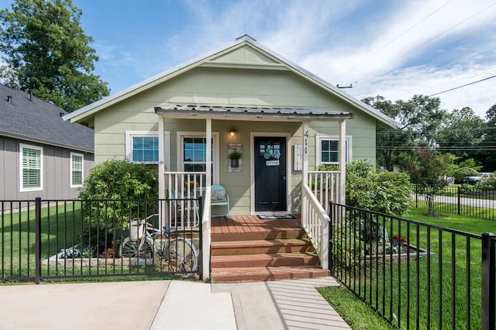 Tomball Craftman Cottage - Stagecoach, TX