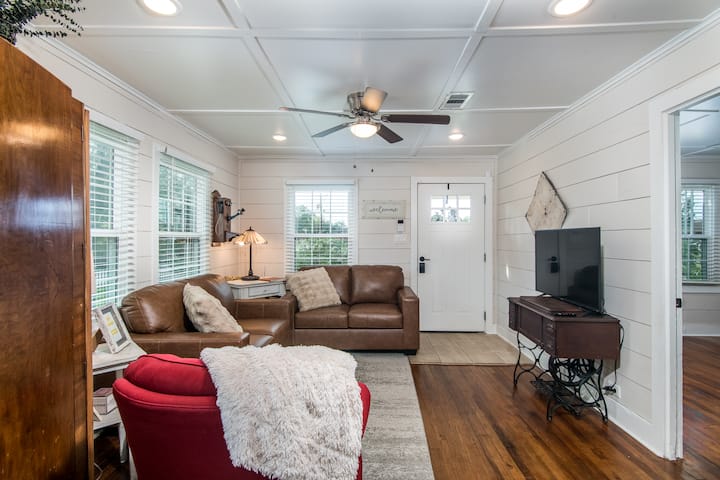Tomball Craftman Cottage - Stagecoach, TX