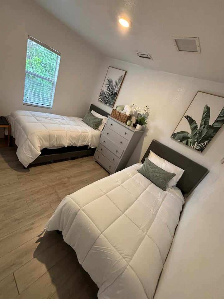 2 Br House - 10 Min To The Beach, Shop, Dine+park - Miami