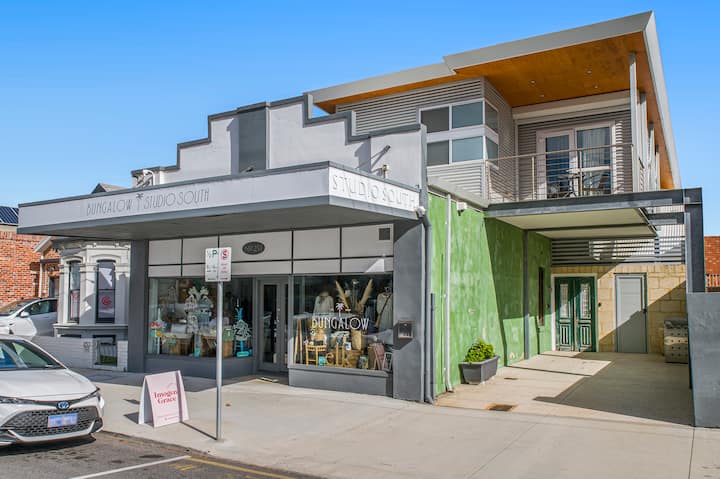 Green Door Apartment - Luxury In South Fremantle - Fremantle