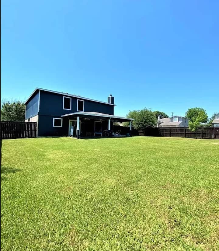Massive Home Near Family Water Park- Fully Stocked - Temple, TX