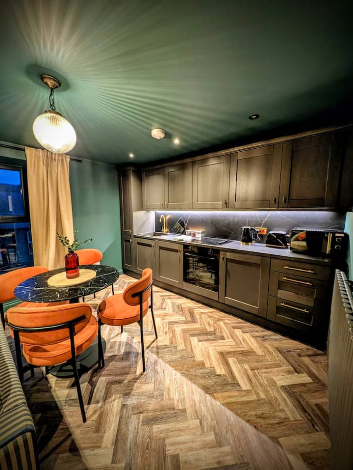 Hideaway Bureau - Speyside - Wooler