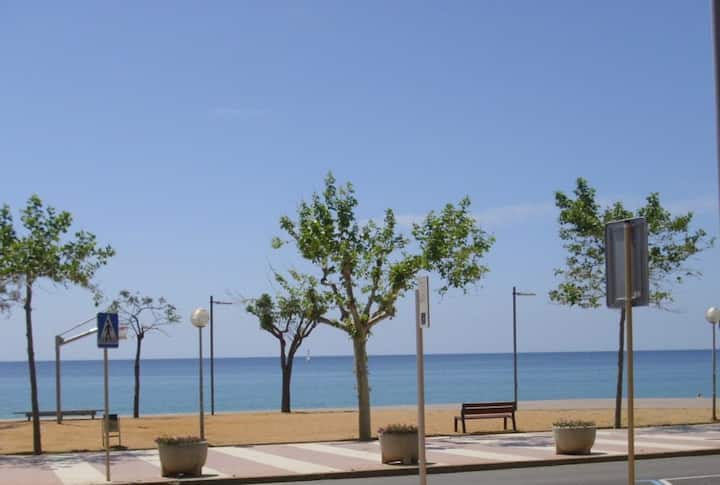 In Front Ot The Sea (25 Meters From The Beach) - Palamós