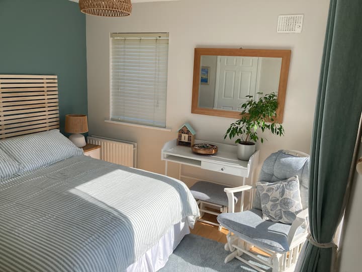 Vera's Place
Room In Fenit
Fenit
Tralee - Dingle Peninsula