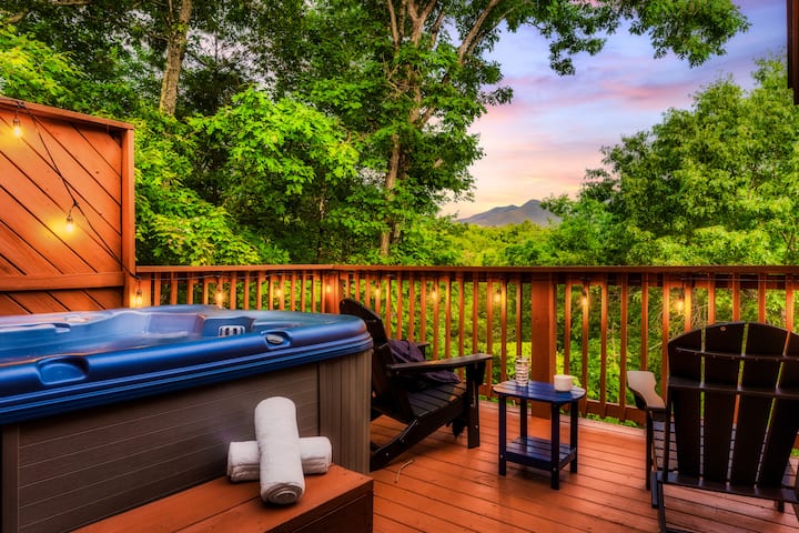 Logcabin/hottub/theater/adakingsuits/gamerm/3100sf - Gatlinburg, TN