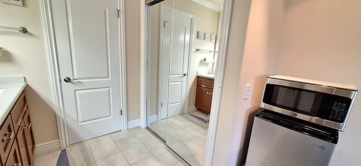 Hbk1:master W/priv Bath In Shared Home - Orange County, CA