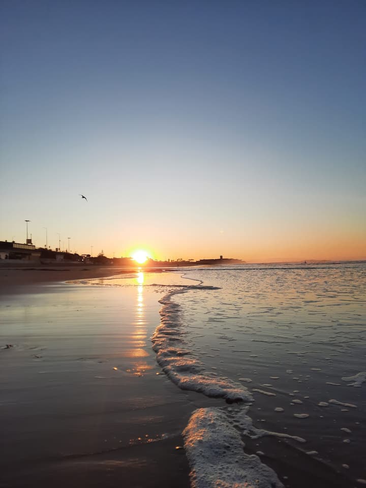 Praia De Carcavelos. - Oeiras