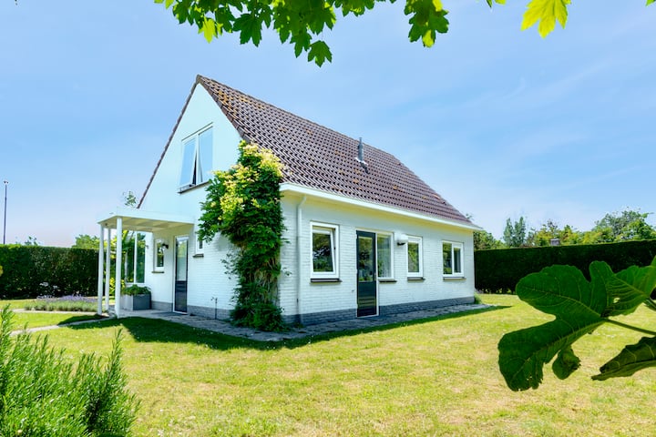 Ruim Strandhuis Met Veel Privacy - Westkapelle