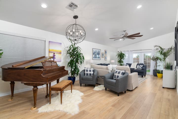 Gilbert Getaway: Family Home Steps From Downtown - Gilbert, AZ
