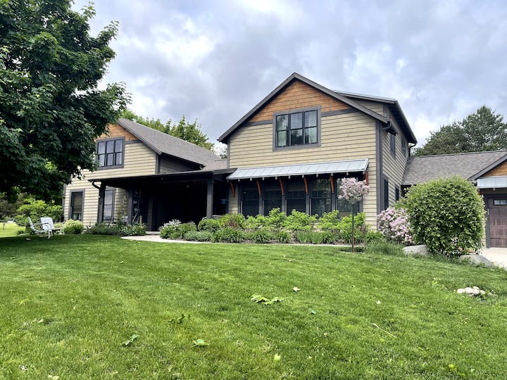 Mimi’s Place - Green Lake, WI