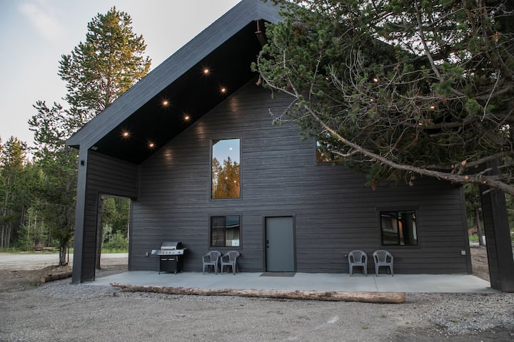30min. To Yellowstone, Sleeps 13, Family Friendly - Island Park, ID