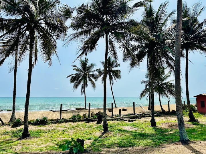 Serenity Ocean Villa Cozy Private Beach Sleeps 8 - Ghana