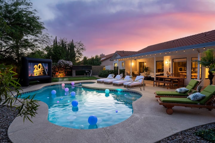 Sleeps 18 | Beautiful Resort Style | Heated Pool - Scottsdale, AZ